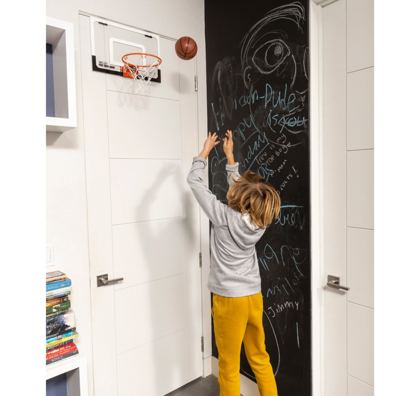 Pro Mini Hoop Flip Over-the-Door Basketball Hoop with Flip-up Rim – SKLZ US